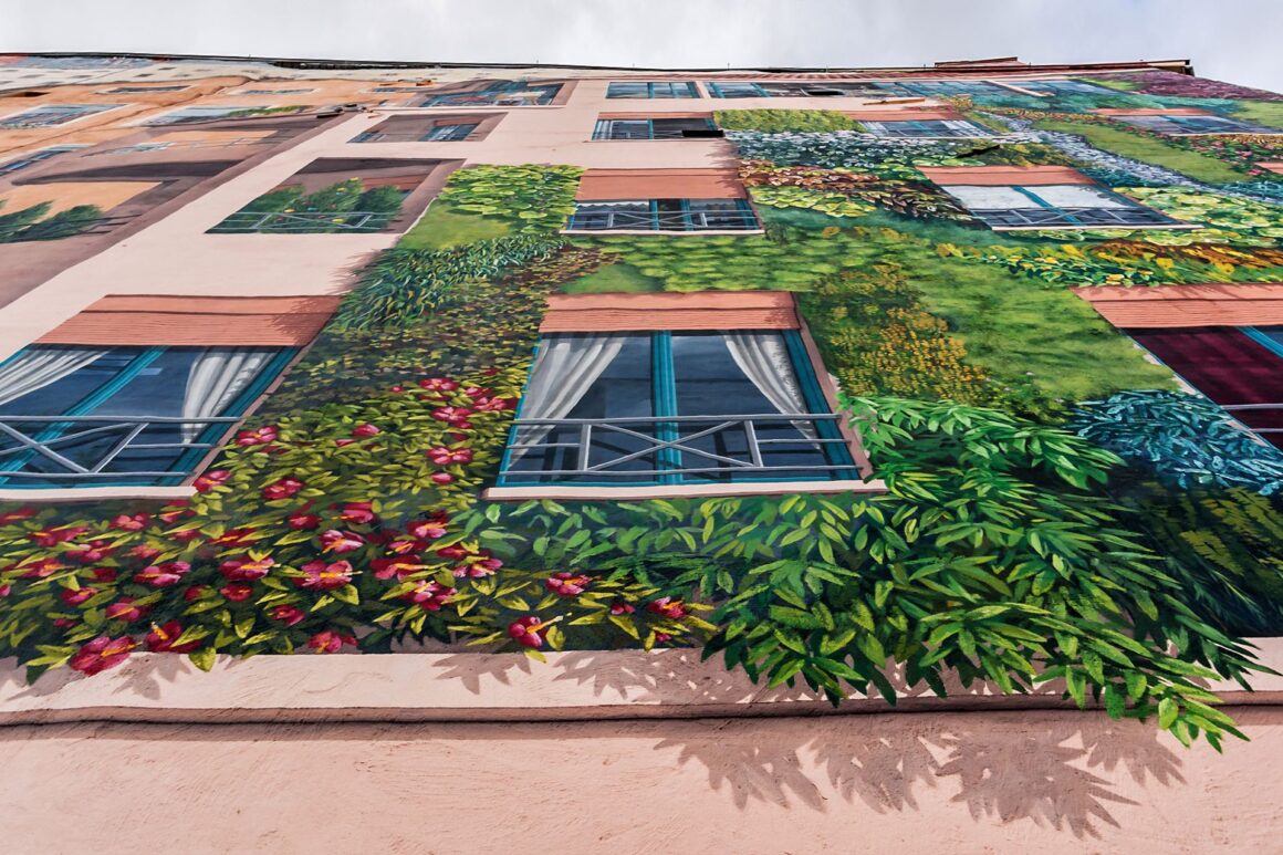Le mur des Canuts dans le quartier de la Croix-Rousse à Lyon ...